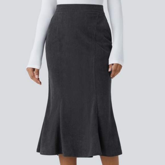 HALARA | Skirts | Nwt Halara High Waisted Side Pocket Invisible Zipper ...